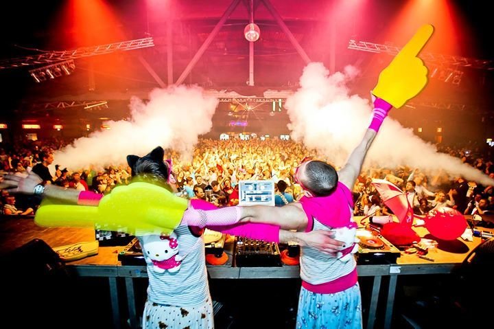 Party - XXL 90er Party • Loona • Mütze Katze DJ Team • SA 08.10 ...