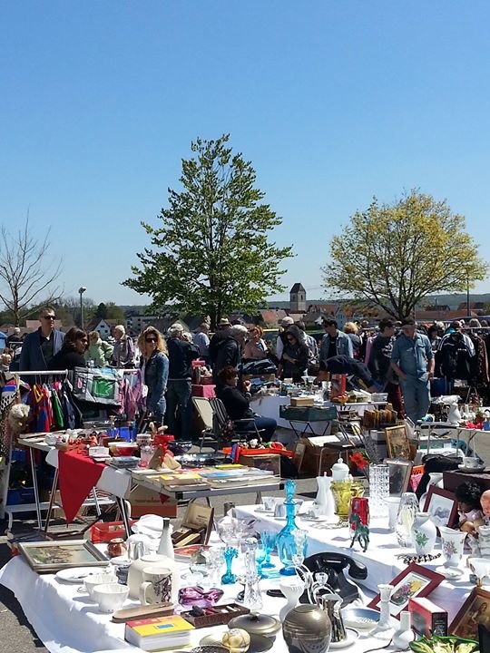 Party - Flohmarkt auf dem Glaspalast-Parkplatz - Glaspalast in ... Party - Flohmarkt auf dem Glaspalast-Parkplatz - Glaspalast in ...