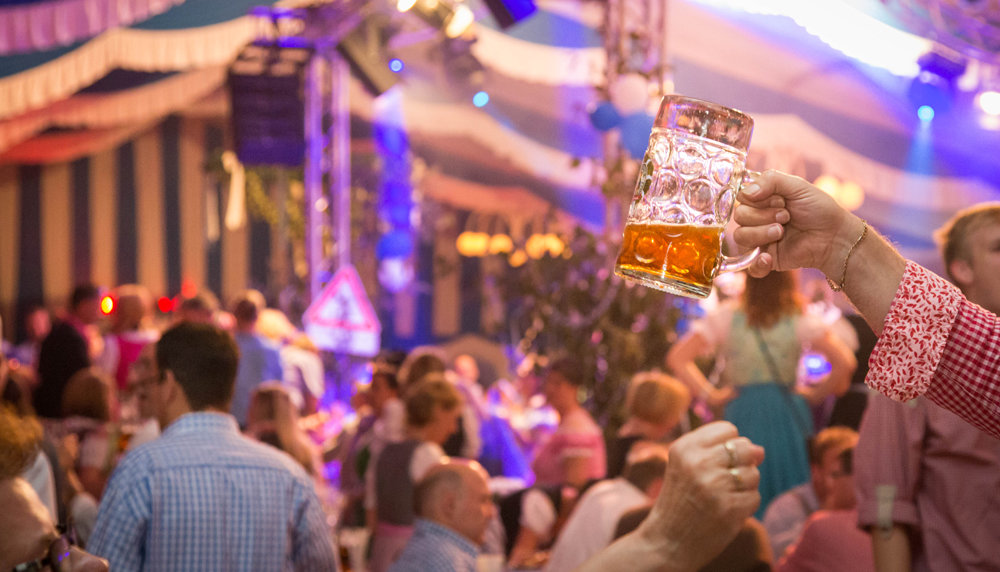 Party - Oktoberfest im großen Festzelt - Alpenpark Neuss in Neuss - 21. ...